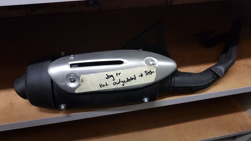 Auspuff Yamaha Roller Jog 50ccm und Teile zum Liquidieren (Gebraucht ...