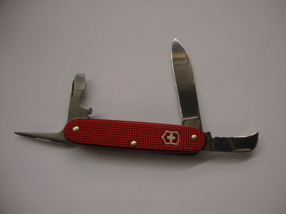 Vic Messer Alu-rot (Gebraucht) in Mollis für CHF 39 – mit Lieferung auf ...