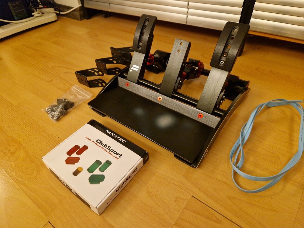 Fanatec ClubSport Pedals V3 inkl. Brake Performance Kit (Gebraucht) in ...