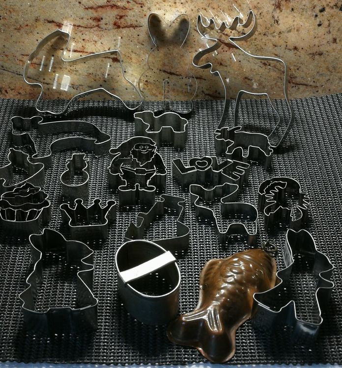 18 Ausstechformen 1 Backform Fisch (Gebraucht) in Walkringen für CHF 9 – mit Lieferung auf ...