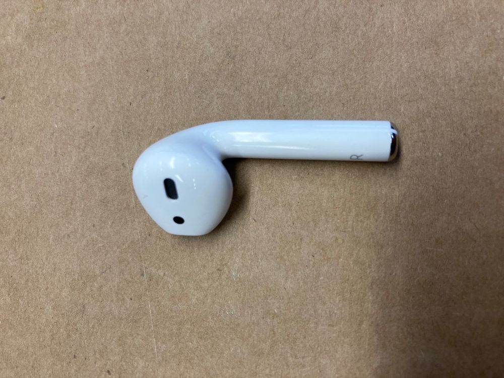 AirPods 2 Generation rechts (Gebraucht) in Hausen AG für CHF 29 – mit ...