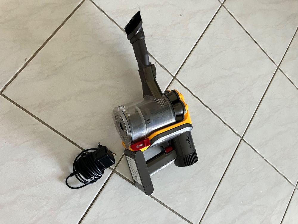 Dyson Handstaubsauger DC30 | Kaufen auf Ricardo