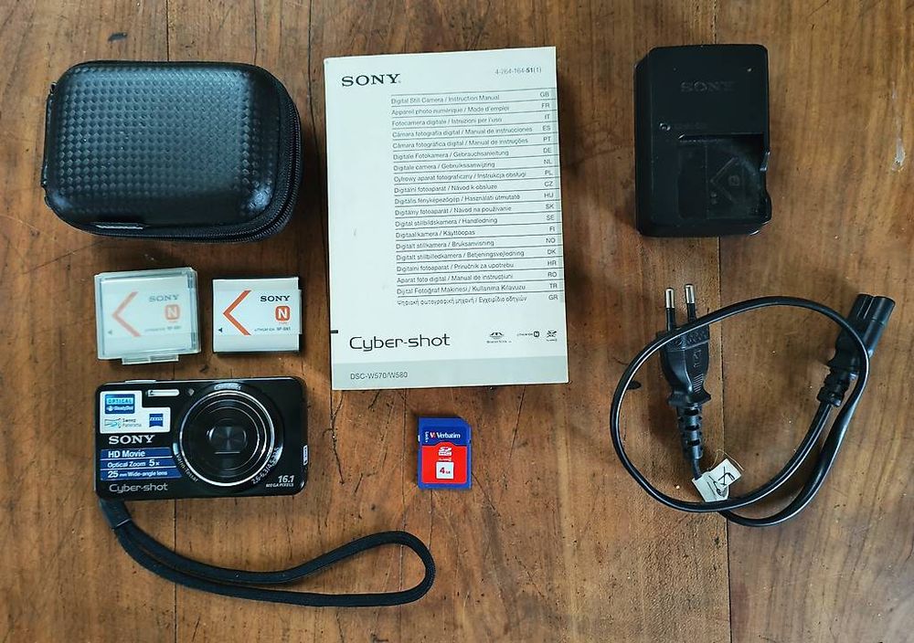 SONY Cyber-shot DSC-W570 Digital Camera 16.1 MP 5x Opt. Zoom (Gebraucht ...