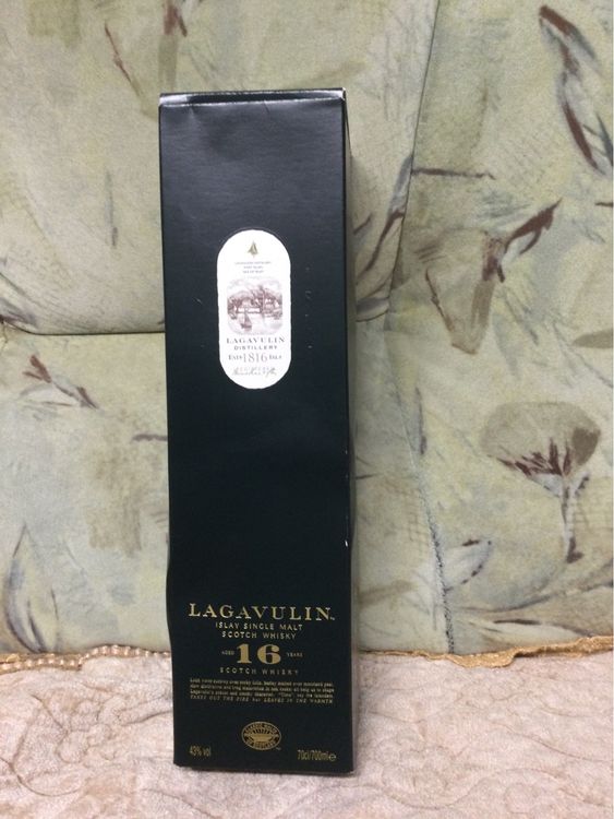 LAGAVULIN Single Malt Scotch Whisky Original Verpackung (Neu und originalverpackt) in Basel für ...
