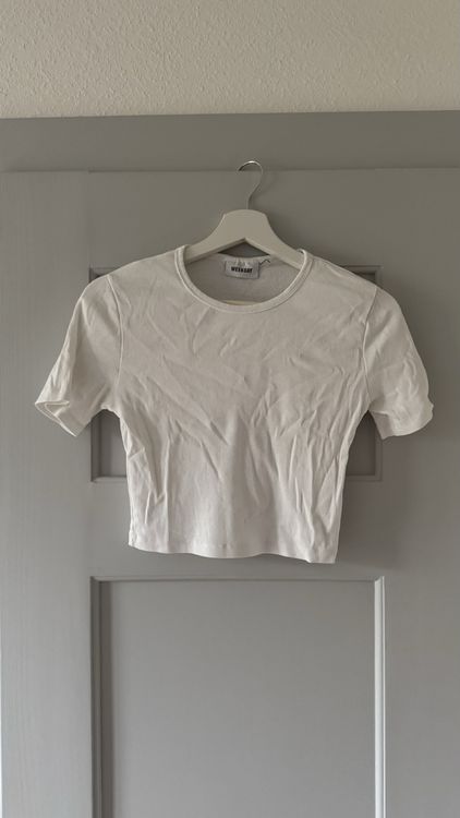 Weisses Mini Rip Crop Top Weekday Gr. M, neuwertig! (Gebraucht) in ...