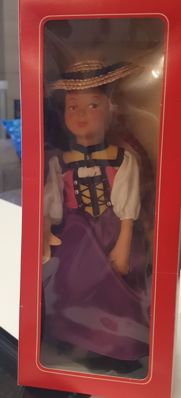 Poupée folklorique suisse en costume tradition, Baitz (D'occasion) à ...