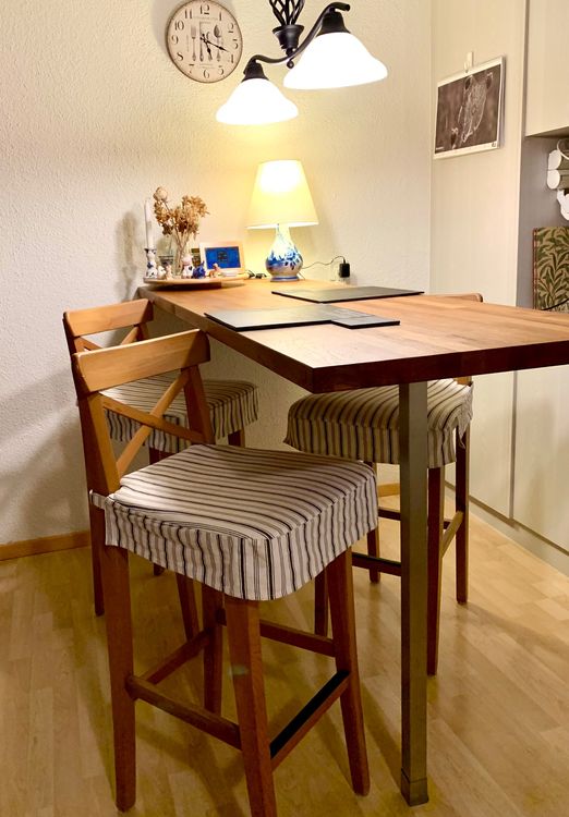 Hoher Tisch mit Stühlen | Kaufen auf Ricardo