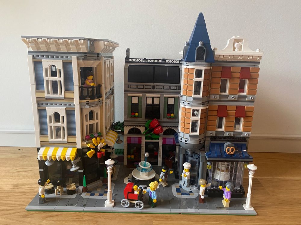 LEGO creator expert 10255 la place de l’assemblée | Acheter sur Ricardo