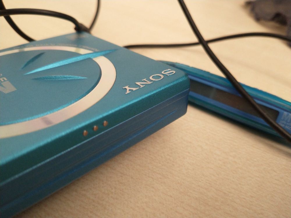 Sony minidisc player (Defekt) in Saignelegier für CHF 15 – mit ...