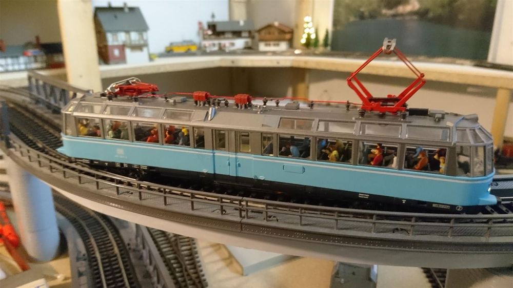 Roco 43930 gläserner Triebwagen BR 491 (Defekt) in für CHF 50 – mit ...