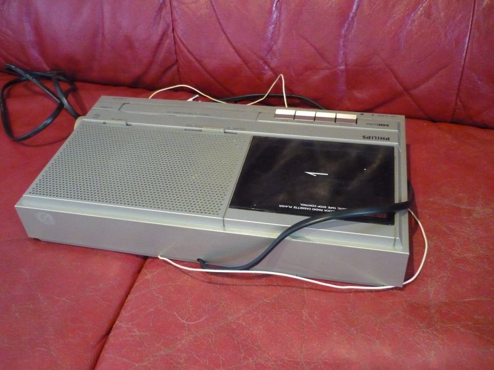Philips D7548 Electronic Clock Radio Kassetten Player Wecker (Gebraucht) in Beringen für CHF 30 ...
