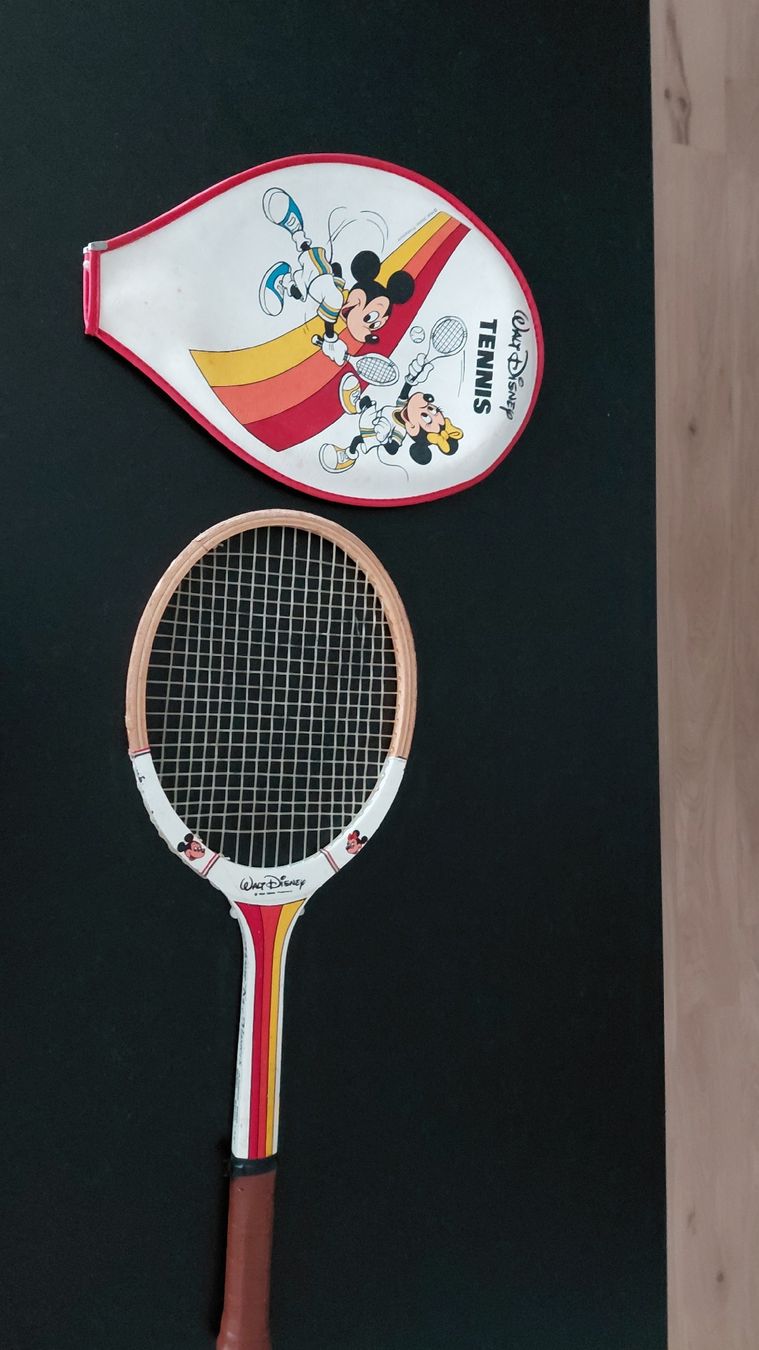 Vintage Walt Disney Tennis Schläger Set für Sammler! (Gebraucht) in ...
