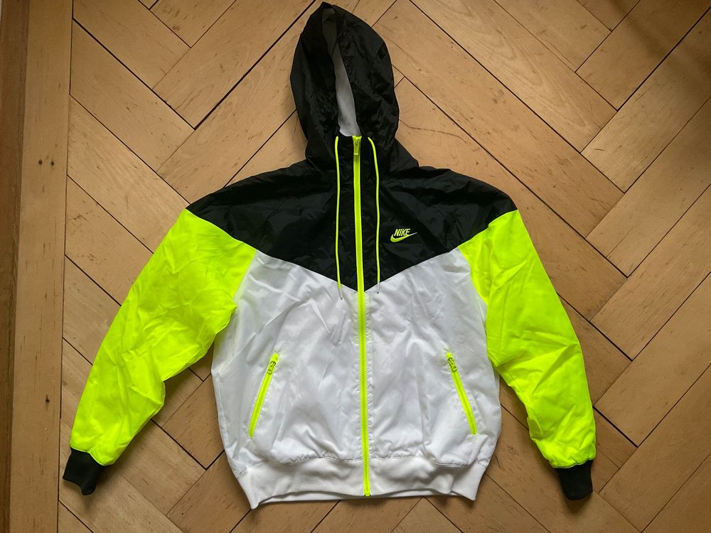 Brandnew Nike Y2K Neon Sportsjacket mit Kapuze size s (Gebraucht) in ...