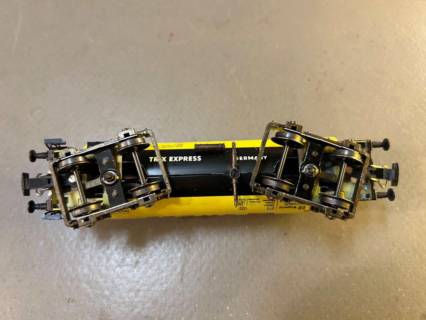 Trix Express Shell Tankwagen (Gebraucht) in Gümligen für CHF 1 – nur ...