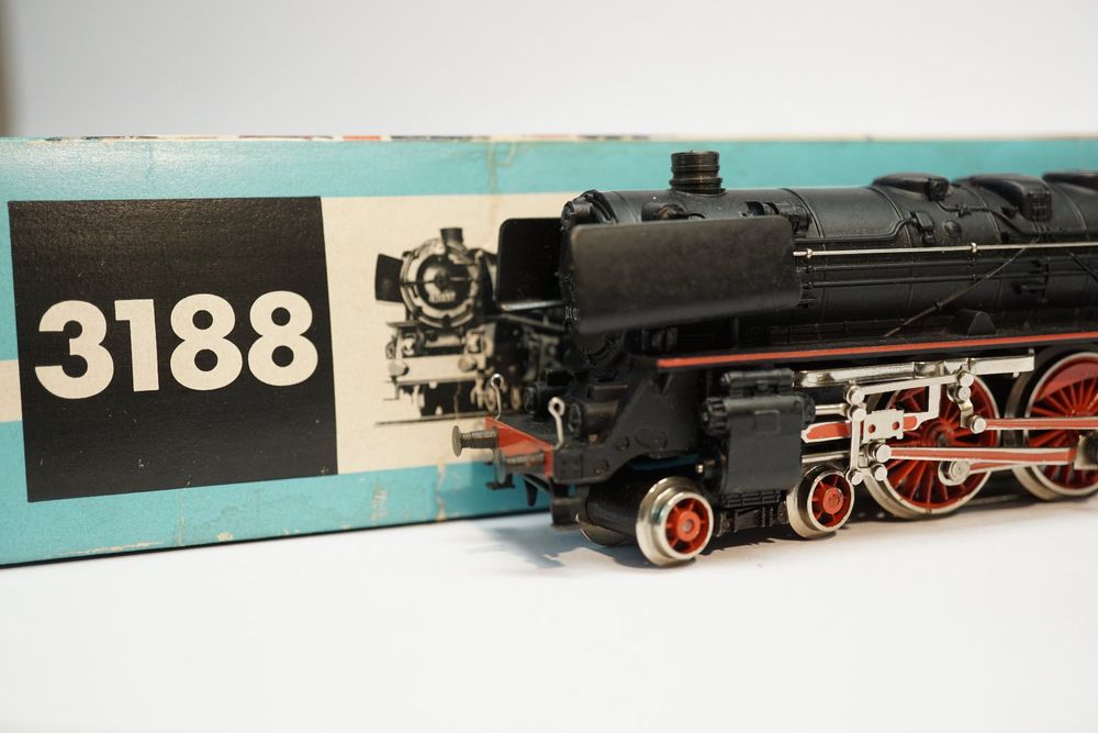 2Ω Märklin 3188 Startset mit BR 01 und vier Wagen (Gebraucht) in ...