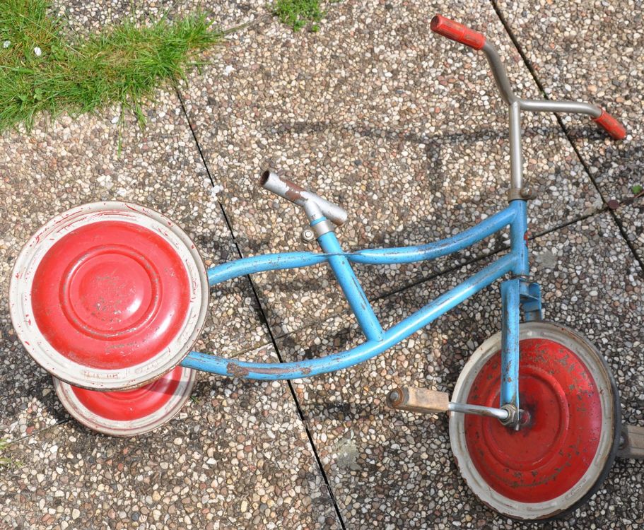 Dreirad Vintage, über 100 Jahre alt! mit Holzpedalen, Antik! | Kaufen ...