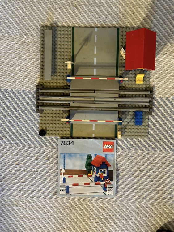 Lego Eisenbahn 12V Bahnübergang 7834 (Gebraucht) in für CHF 25 – mit ...