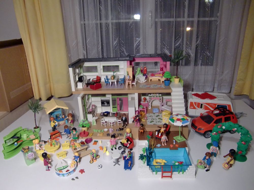 Playmobil Luxus Villa / Haus mit Pool + Gartenparty usw. | Kaufen auf ...