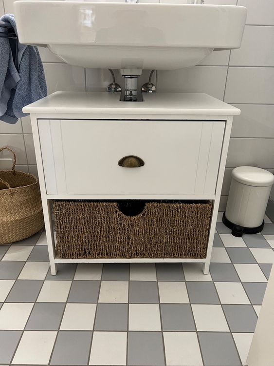 Waschbeckenunterschrank (Gebraucht) in Samstagern für CHF 11.05 – nur Abholung auf Ricardo kaufen