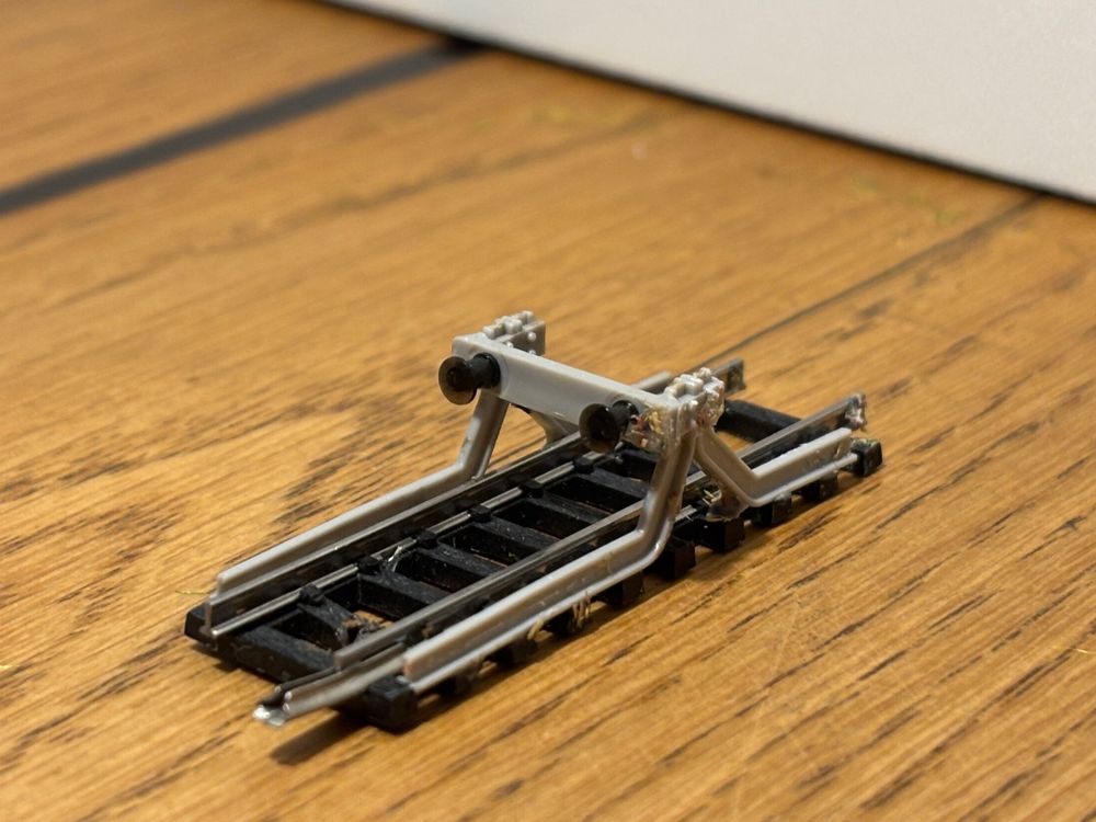 *S160: Minitrix Prellbock (Spur N) (Gebraucht) in Birsfelden für CHF 2.5 – mit Lieferung auf ...