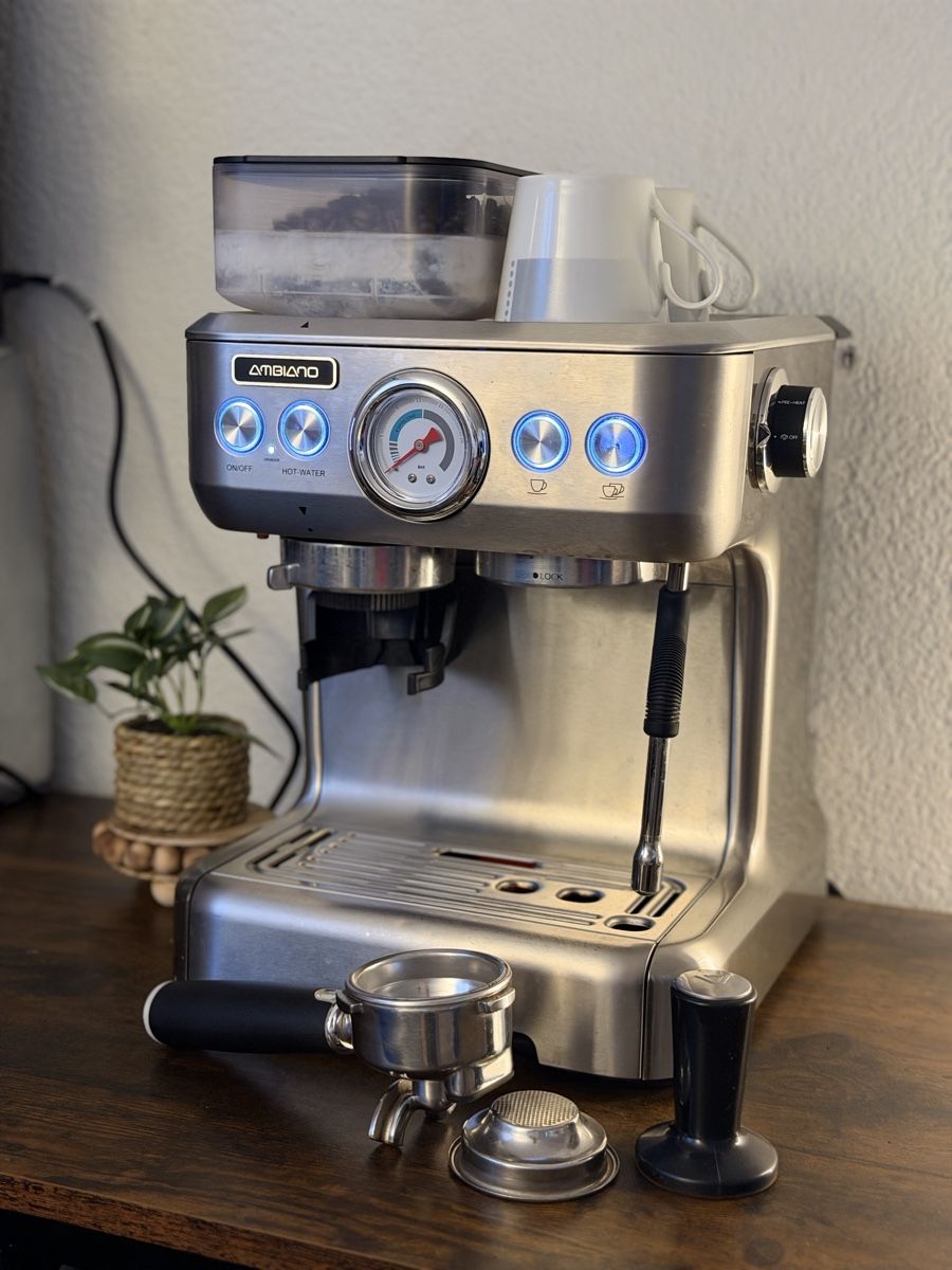 Espresso Machine with grinder , it make delicious coffee (Gebraucht) in ...