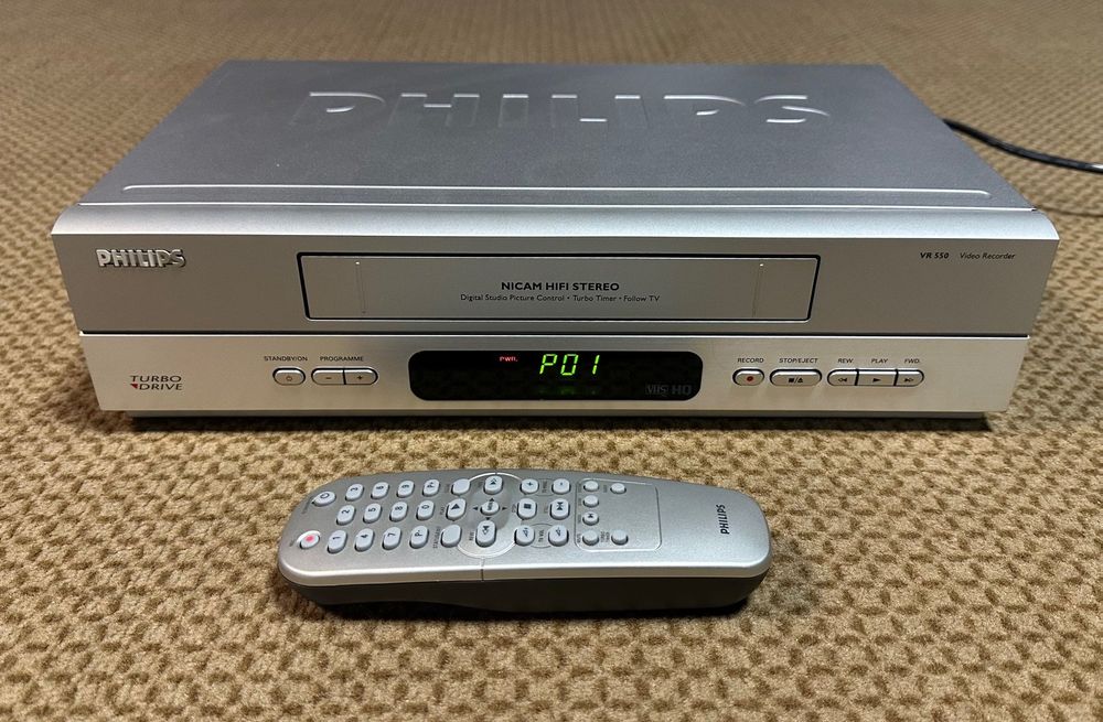 VHS-Recorder Philips VR550 mit TurboDrive-Laufwerk (Gebraucht) in Kirchberg BE für CHF 145 – mit ...