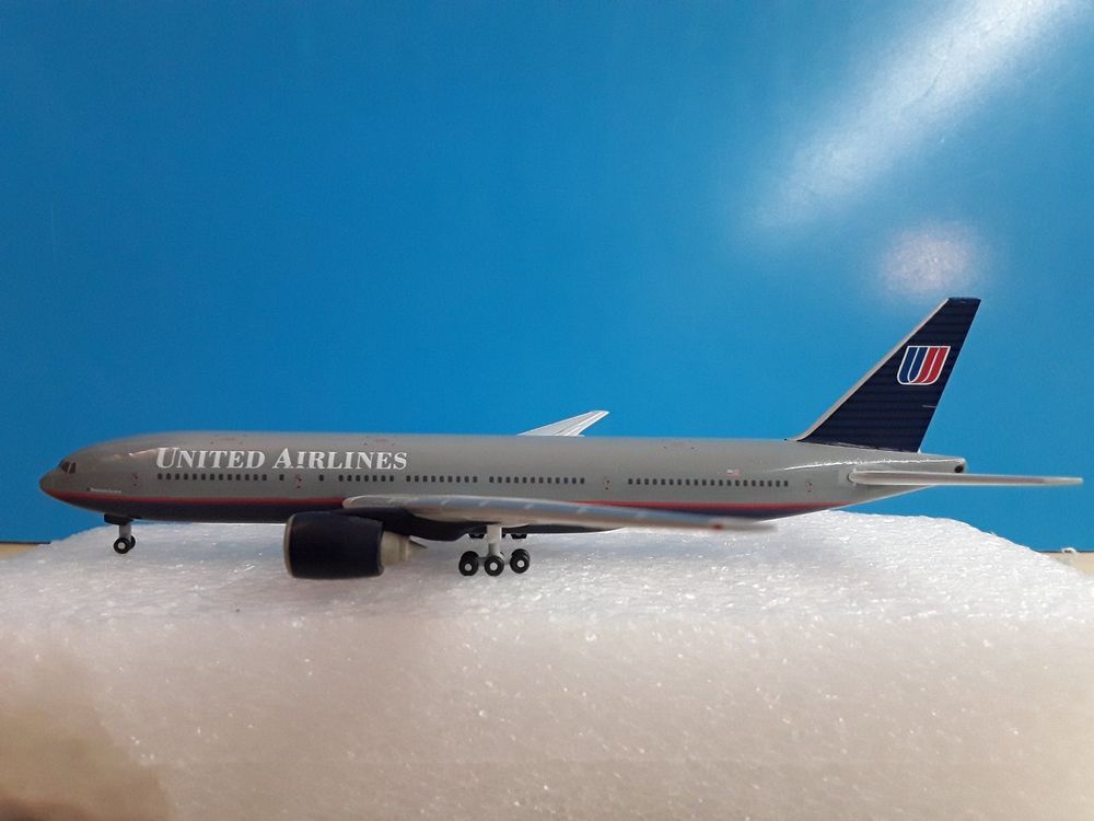 Modellflugzeug _ Boeing B777 _ United Airlines _ 1:500 | Kaufen auf Ricardo