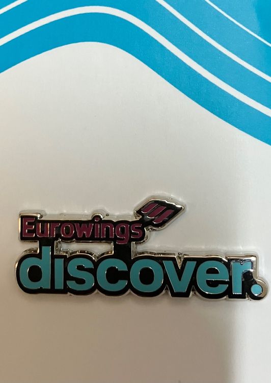 EUROWINGS DISCOVER - PIN MIT 2 VERSCHLÜSSEN AUF FOLDER (Gebraucht) in Basel für CHF 8 – mit ...