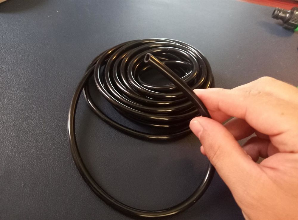 30m Schwarzer PVC Schlauch 4 mm 7mm (1/4'') - Tuyau PVC noir | Kaufen auf Ricardo