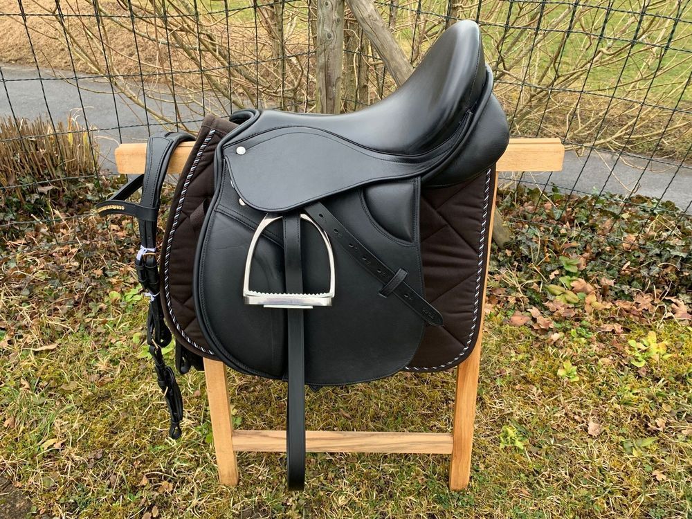 schöner Ponysattel (Gebraucht) in Feldbach für CHF 249 – mit Lieferung ...