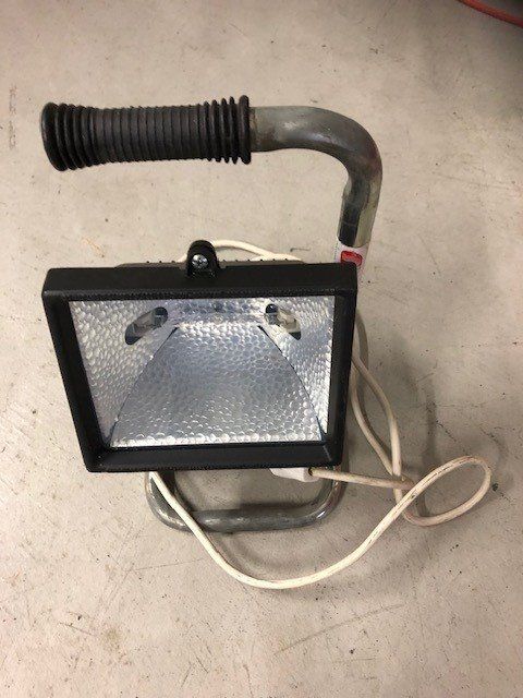 Bau Fluter / Strahler mit Gestell 250 V - 500 W (Gebraucht) in ...