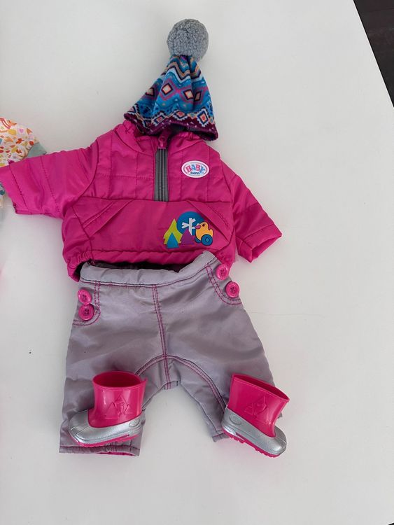 Original Baby Born Kleider - 2 Sets (Gebraucht) in Nänikon für CHF 31 ...