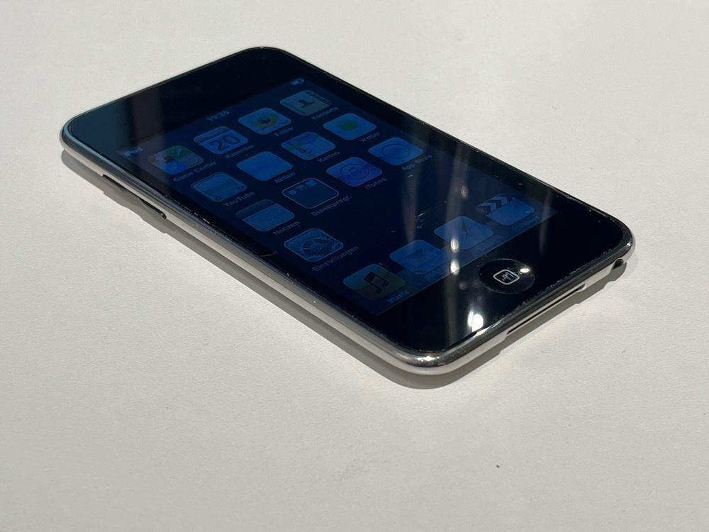 iPod touch 2G 8GB A1288 (Gebraucht) in Siebnen für CHF 14 – mit ...