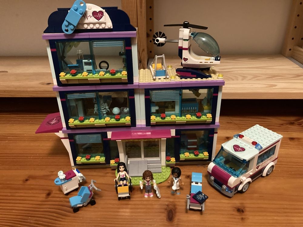 Lego Friends Spital 41318 (Gebraucht) in Rütihof für CHF 45 – mit ...