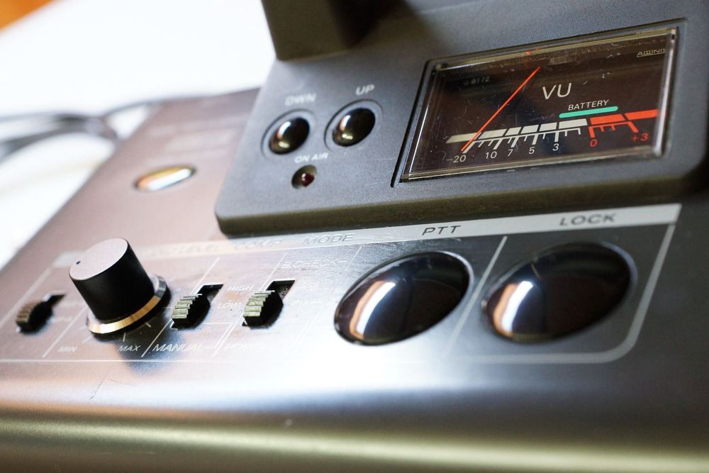 Adonis AM-708E Tischmikrofon (Gebraucht) in Wolfwil für CHF 107 – mit ...