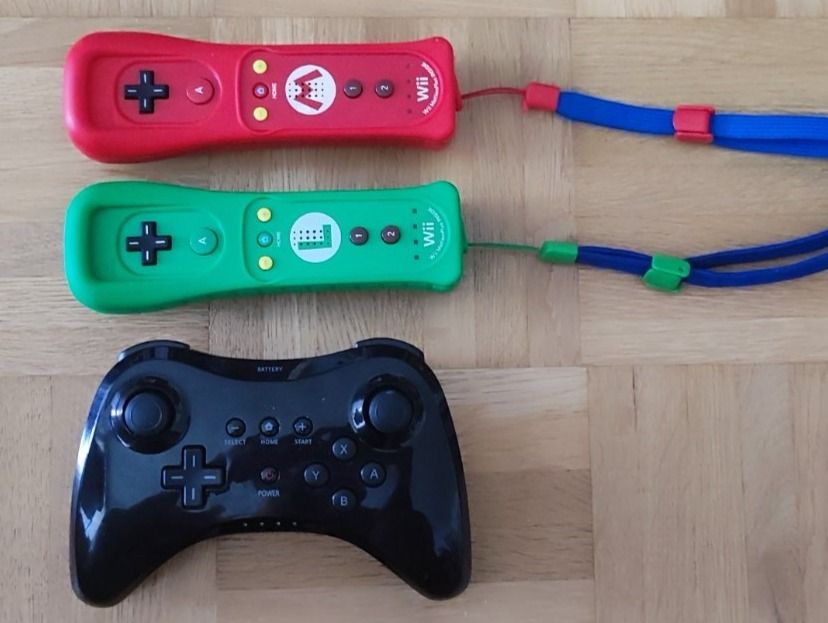 Wiimote & Pro controller Wii - WiiU (Gebraucht) in Ostermundigen für ...