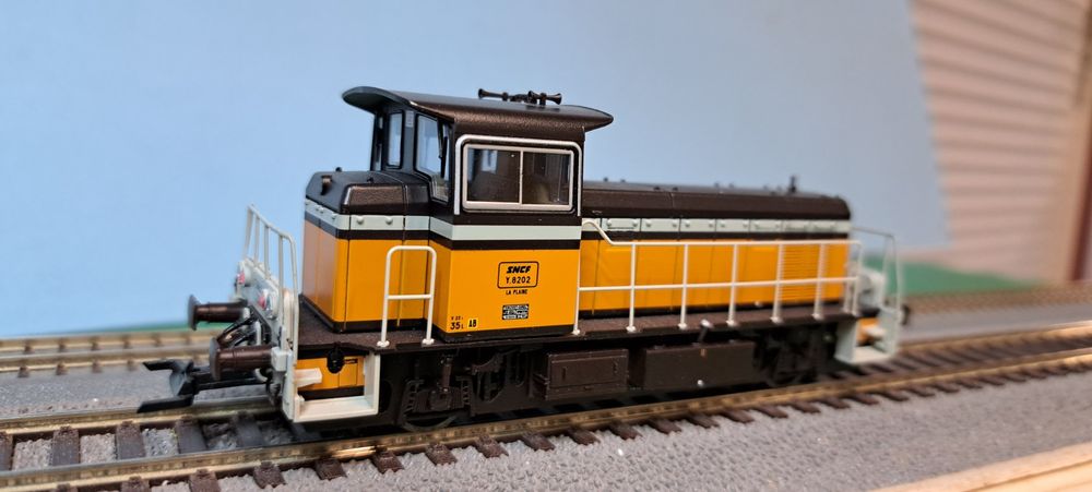 ROCO Diesellokomotive Serie Y 8000, SNCF DCC (Gebraucht) in für CHF 167 ...
