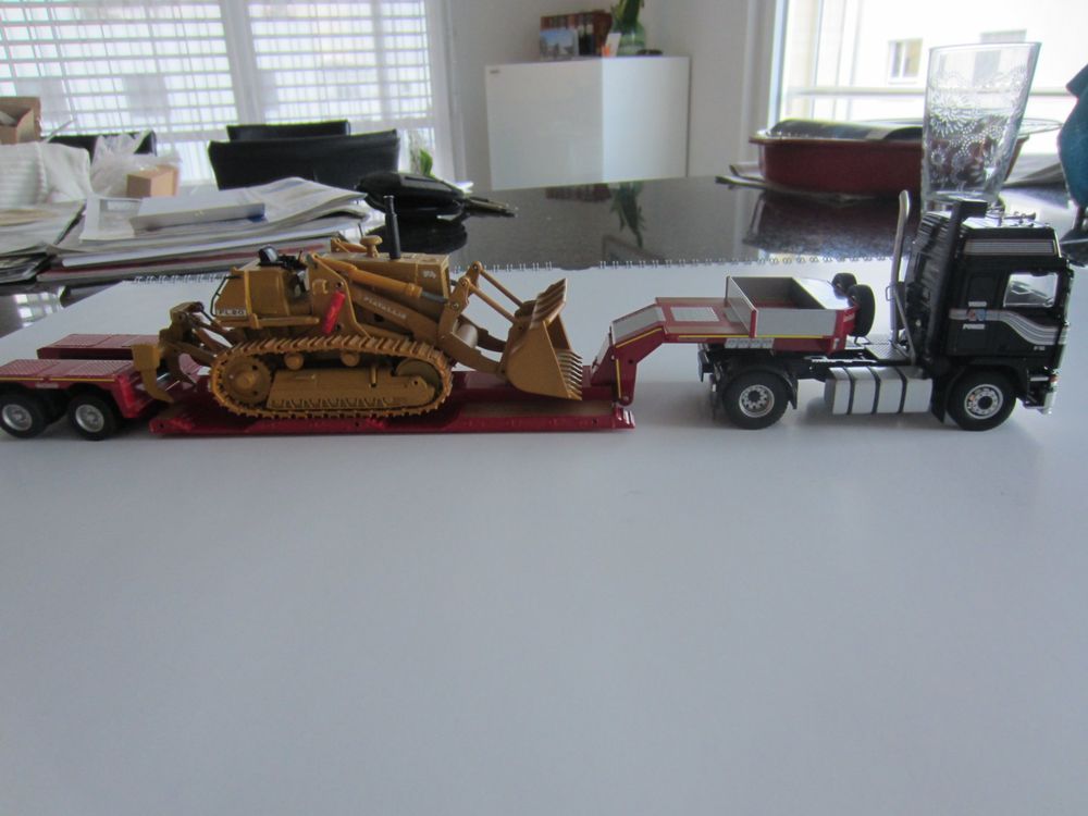 WSI NZG : VOLVO F16 mit Nooteboom Tieflader M 1:50 (Gebraucht) in lyss ...