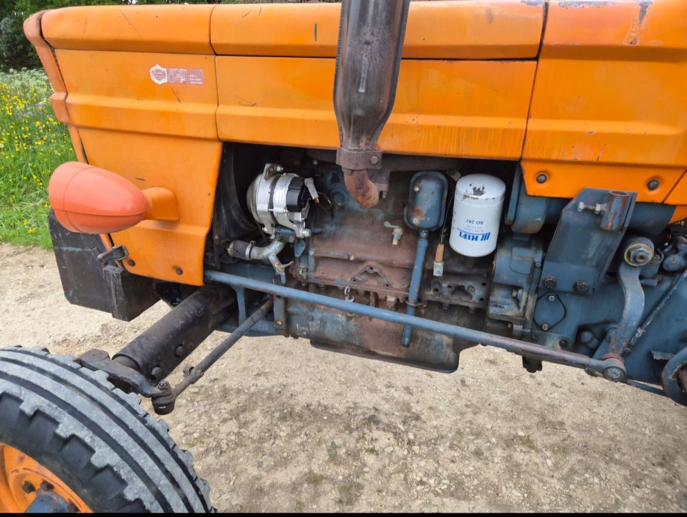 Tracteur FIAT 550, 55 PS, 9900h, bon état, fiable (D'occasion) à Les ...