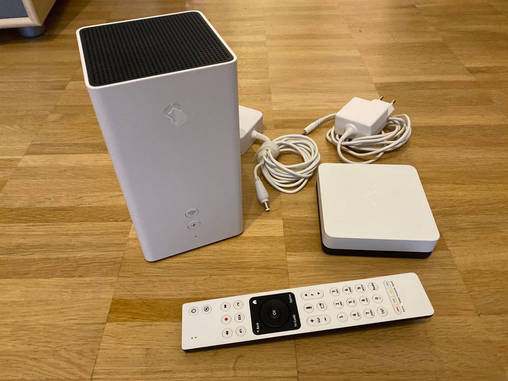 swisscom Internet Box 2 + TV Box UHD | Kaufen auf Ricardo