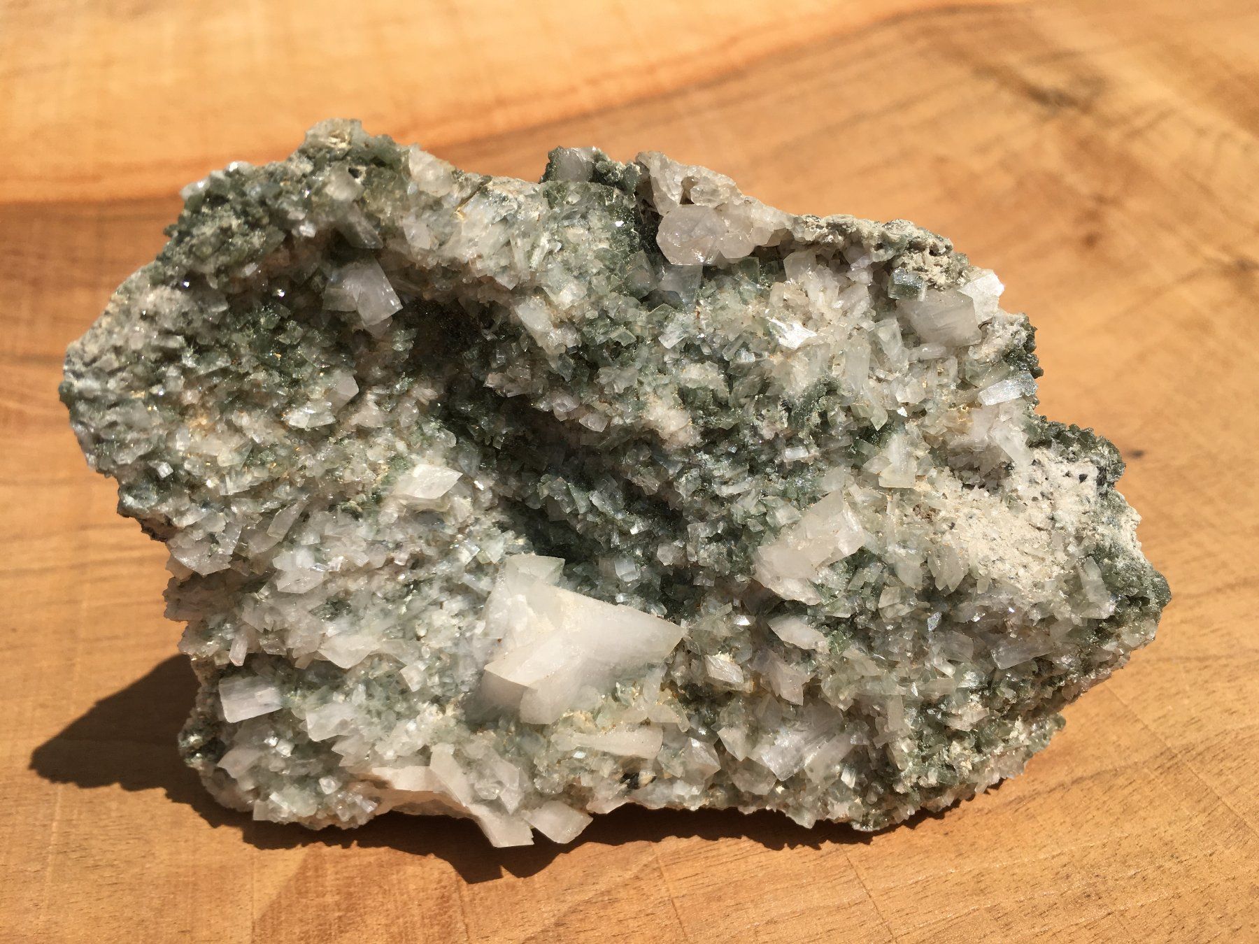 BERGKRISTALL MIT ADULAR (Neu und originalverpackt) in Aesch ZH für CHF ...