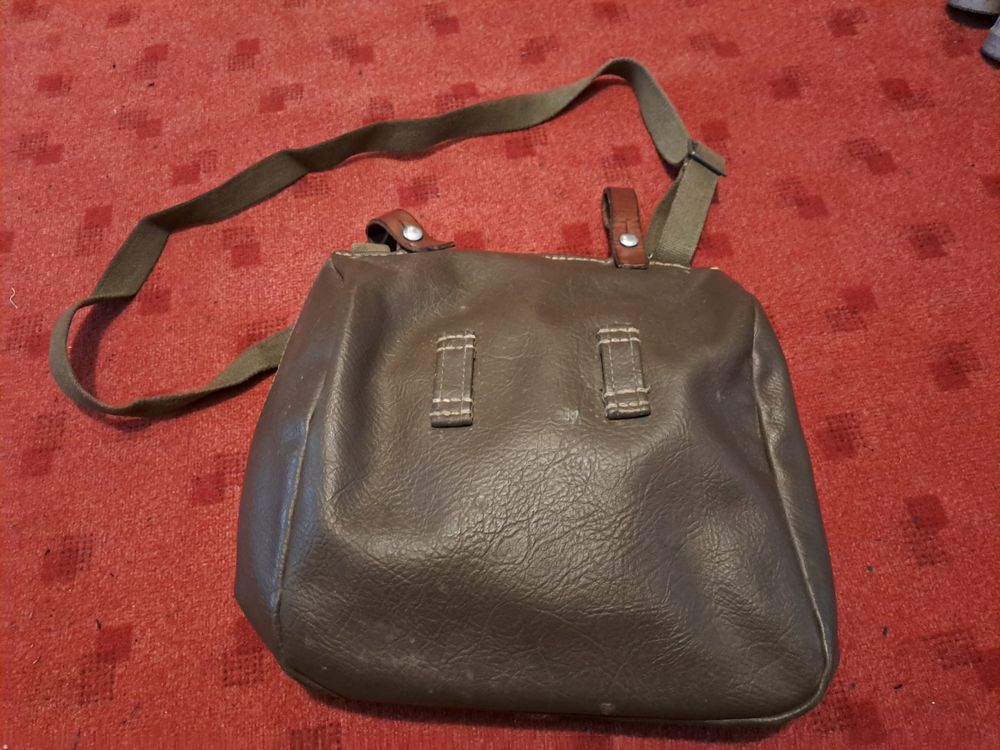 Schweizer Militär Leder Brotsack " Untervaz " (Gebraucht) in St.Gallen für CHF 18 – mit ...