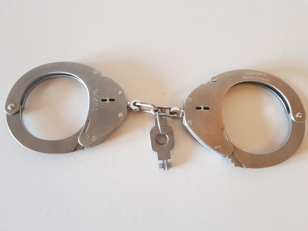 Clejuso Handschellen Germany (Gebraucht) in Seedorf BE für CHF 100 ...