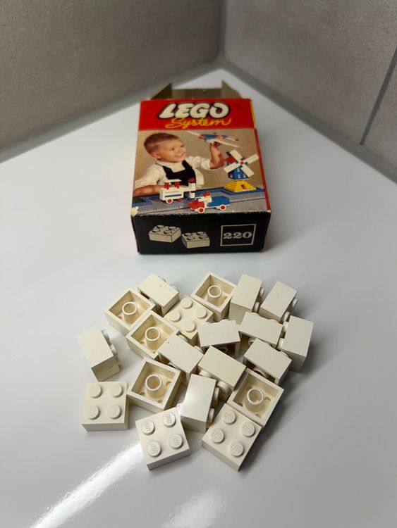 220 LEGO - "2 x 2 Bricks" ("Pat. pend.") (Gebraucht) in Neuenegg für ...