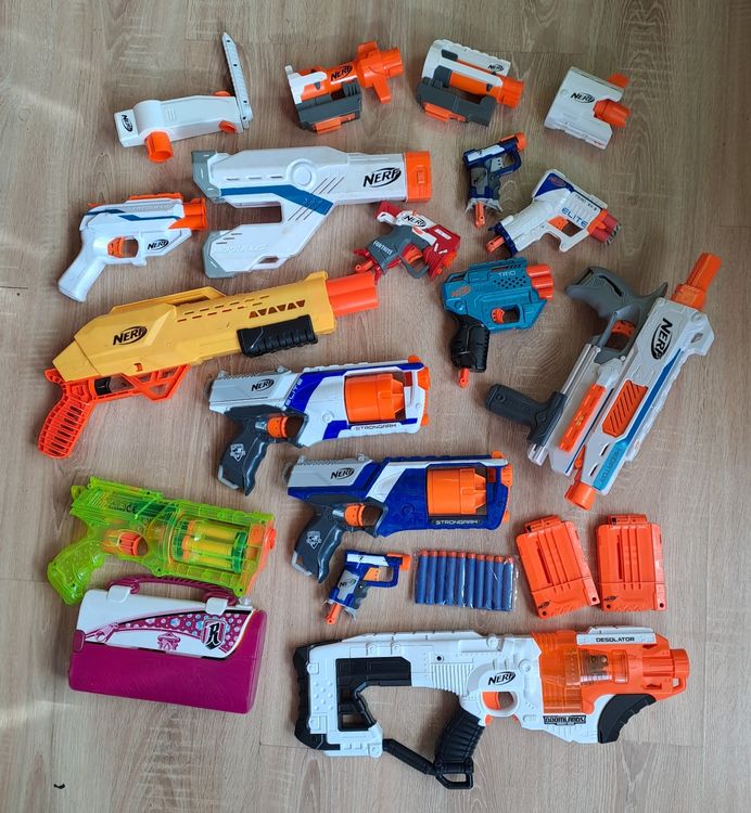 NERF: 7 Gewehre, 6 Pistolen, 2 Magazine, Visiere, Schüsse | Kaufen auf ...