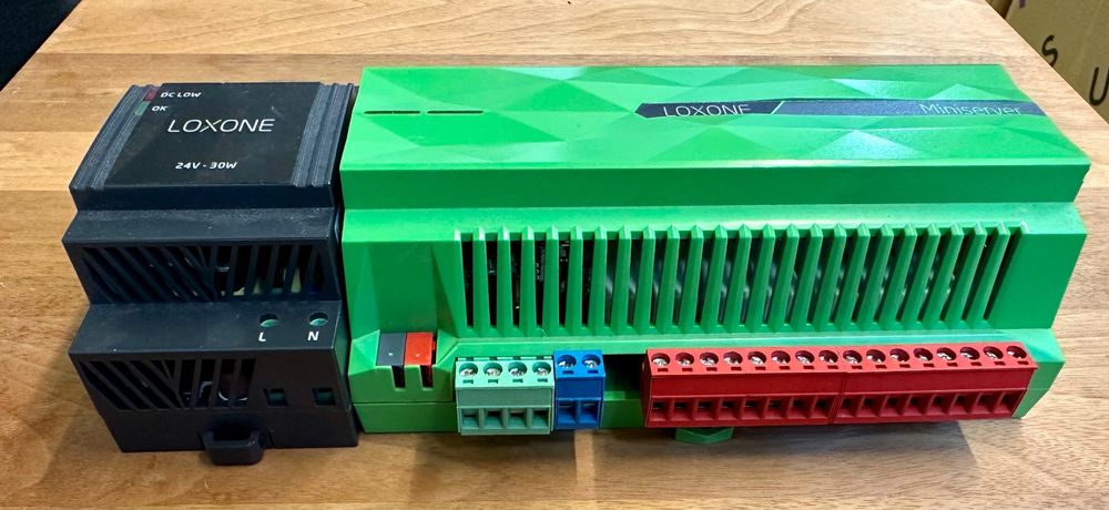 Loxone Miniserver 1st Gen. Inkl. 24V Netzteil | Kaufen auf Ricardo