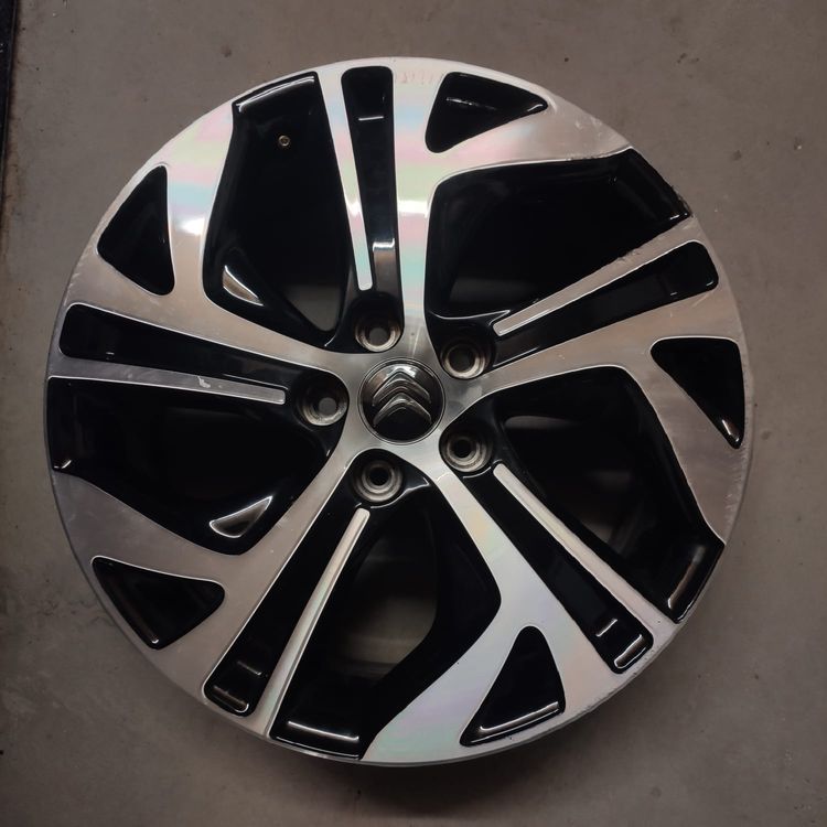 4 Alu-Leichtmetallfelgen 17x7 für Citroen / Peugeot (Gebraucht) in ...