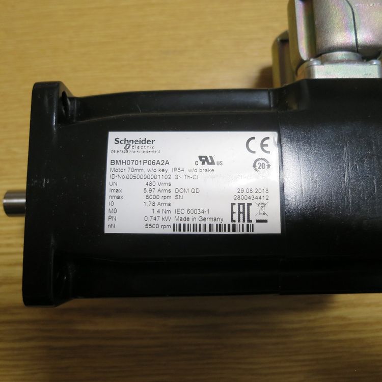 Schneider Servo Motor BMH0701P06A2A | Kaufen auf Ricardo