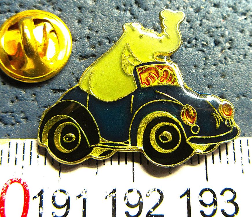 VW KÄFER CABRIO MIT ELFANT AM STEUERAUTO PIN GLASIERT (Gebraucht) in ...