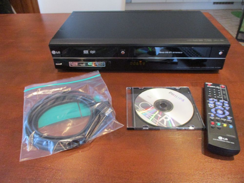 LG RCT699H Digital & Analog DVD / VHS Recorder (Gebraucht) in Liestal ...